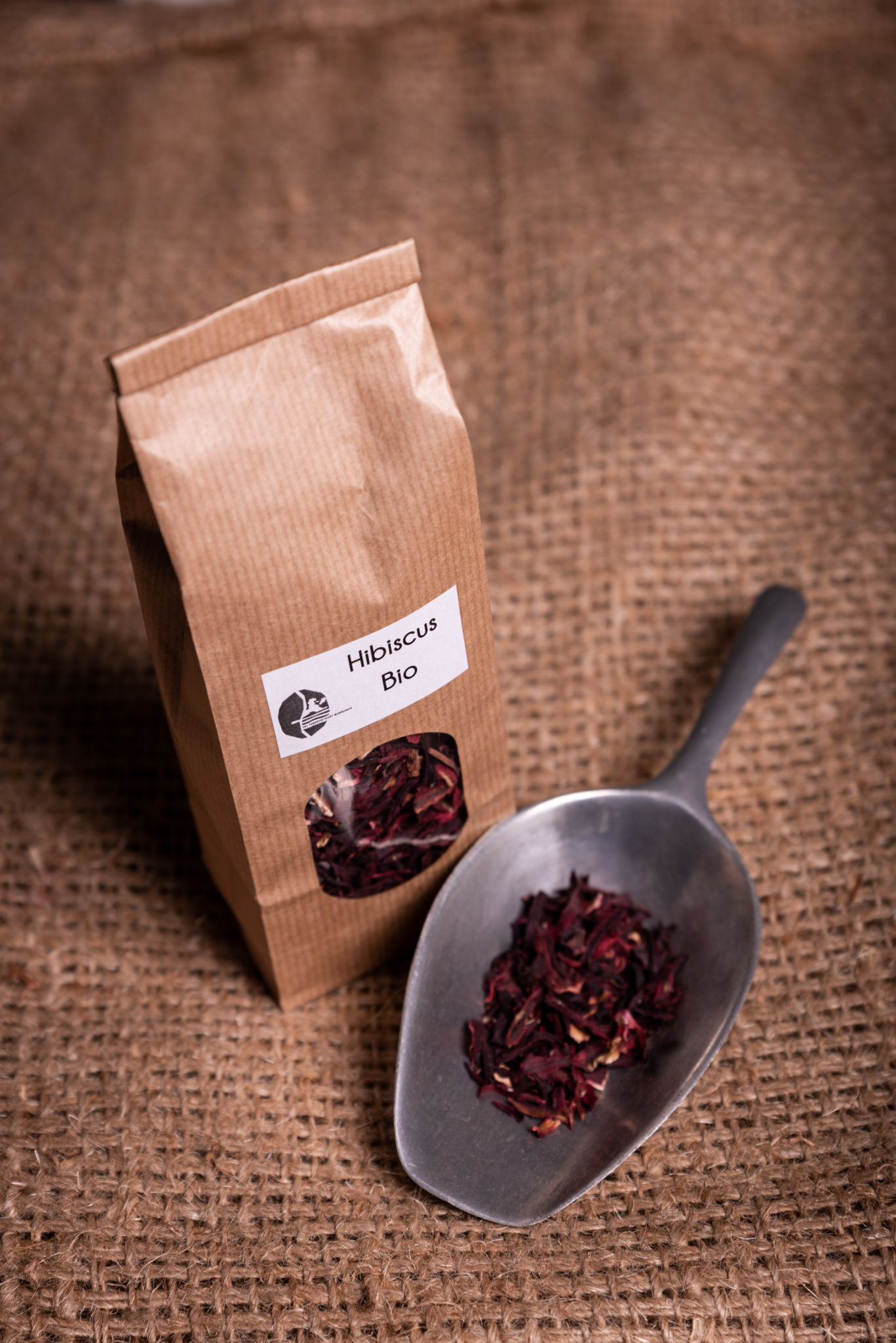 Une infusion fruitée : notre thé à l’hibiscus Bio